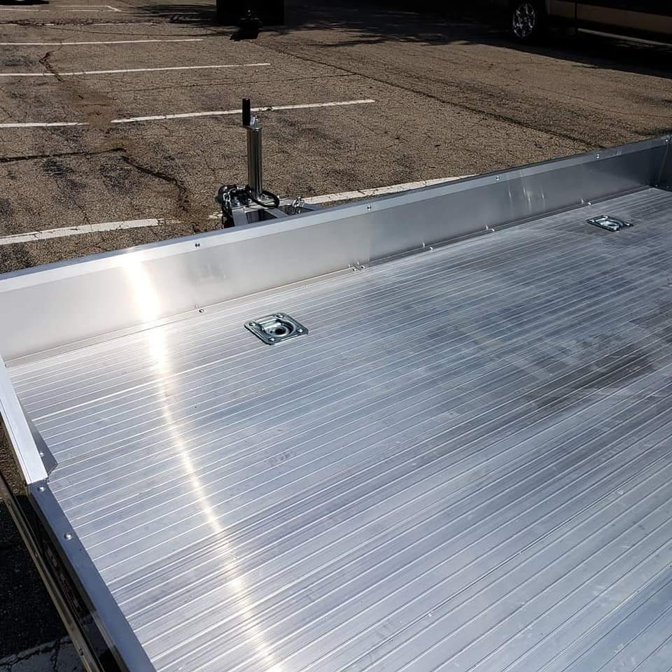 8.5′ X 20′ OPEN ALUMINUM EXTRUDED CAR HAULER | Octane Custom Trailers